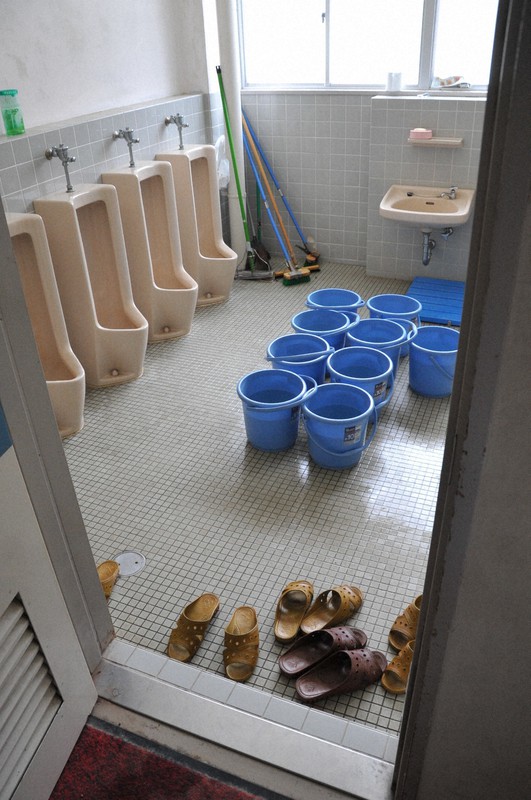 60% of Japan's major cities lack toilet plans for disaster evacuees ...