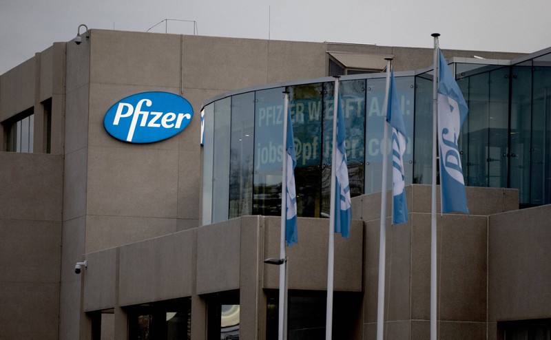 EU to buy up to 300 million doses of Pfizer-BioNTech vaccine - The Mainichi