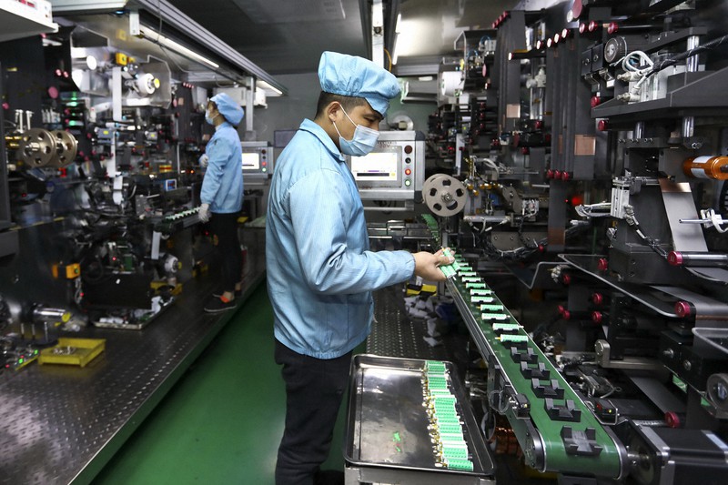 China's manufacturing accelerates in November - The Mainichi