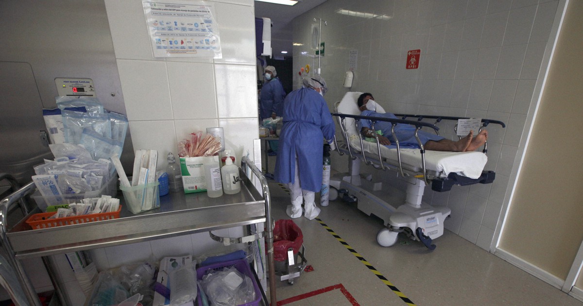 Mexico City hospitals are filling up, but so are the streets - The Mainichi