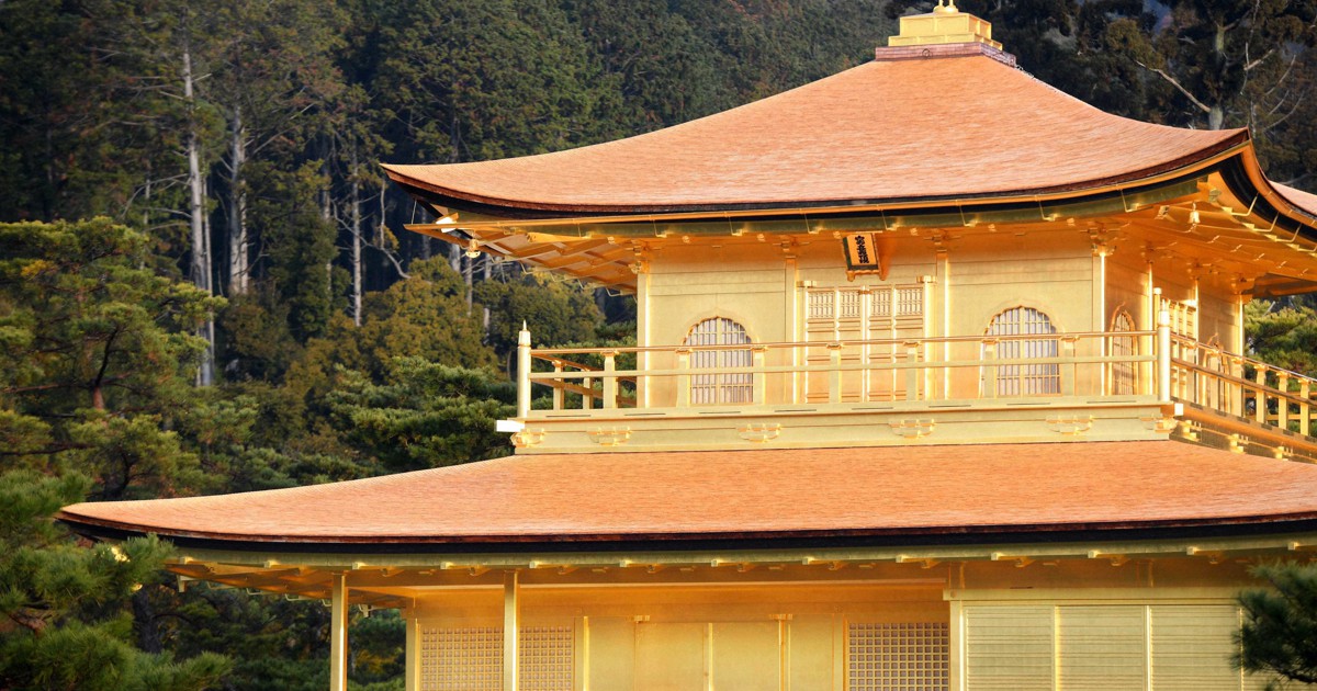 Kyoto's famous Kinkaku-ji temple unveiled after re-roofing work - The ...