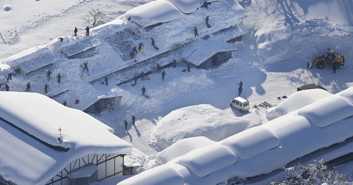Self-Defense Forces begin snow removal work in hard-hit northern Japan ...