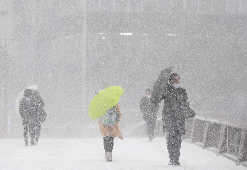 Agency warns of blizzards, stormy weather across Japan - The Mainichi