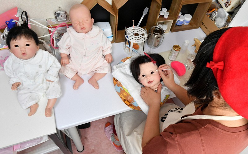 In Photos: 'Reborn dolls' soothe parents who have lost a child - The ...