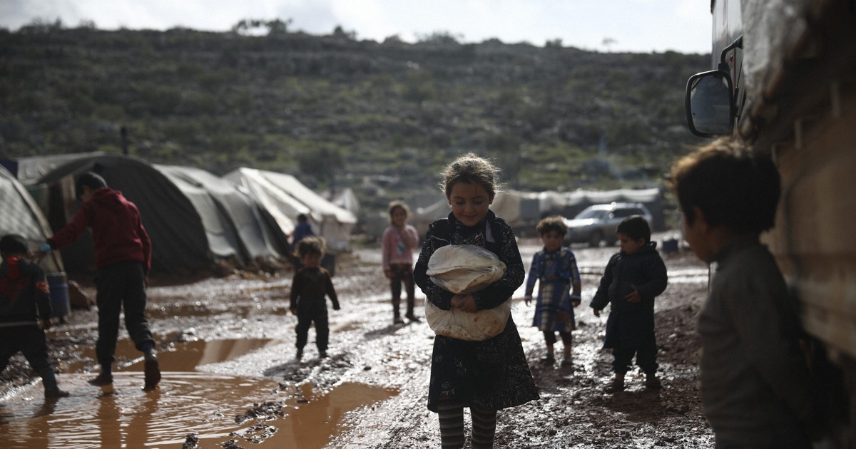 Thousands left homeless by storms, floods in Syria's Idlib - The Mainichi