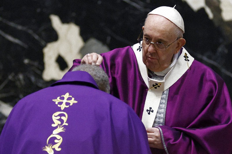 Pope celebrates pandemic-aware Ash Wednesday at Vatican - The Mainichi