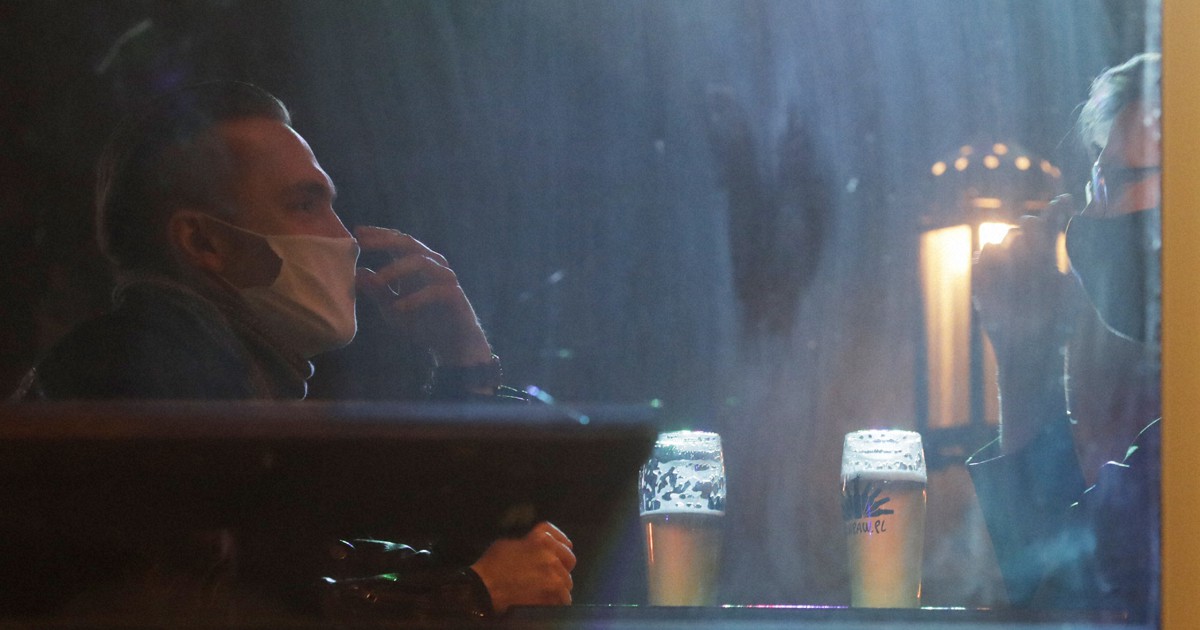 Some Poles flout virus rules as harder lockdown takes effect - The Mainichi