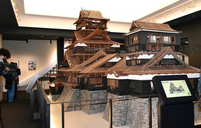 In Photos: Restored Kumamoto Castle unveiled to media - The Mainichi