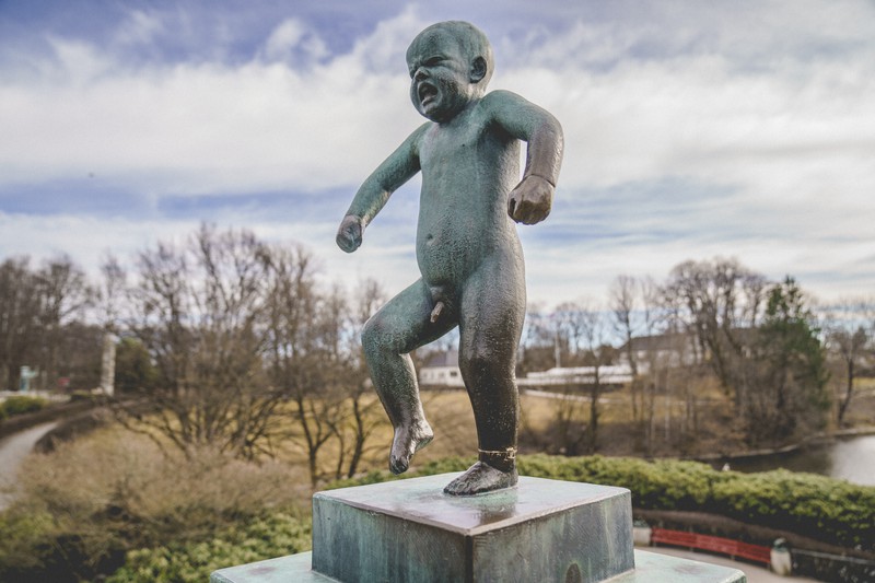 Vandals damage famous Norwegian baby statue in Oslo park - The Mainichi