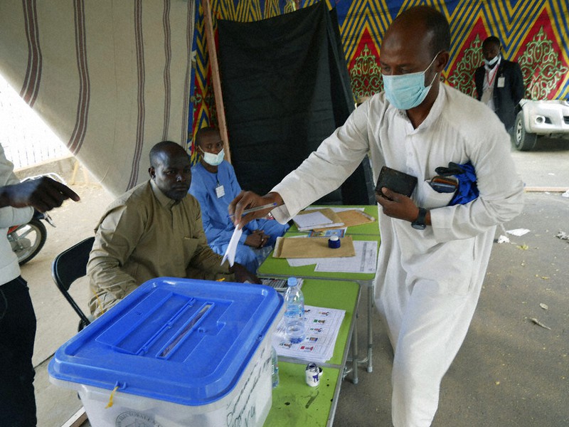 Chadians vote as Deby seeks to extend 3-decade presidency - The Mainichi