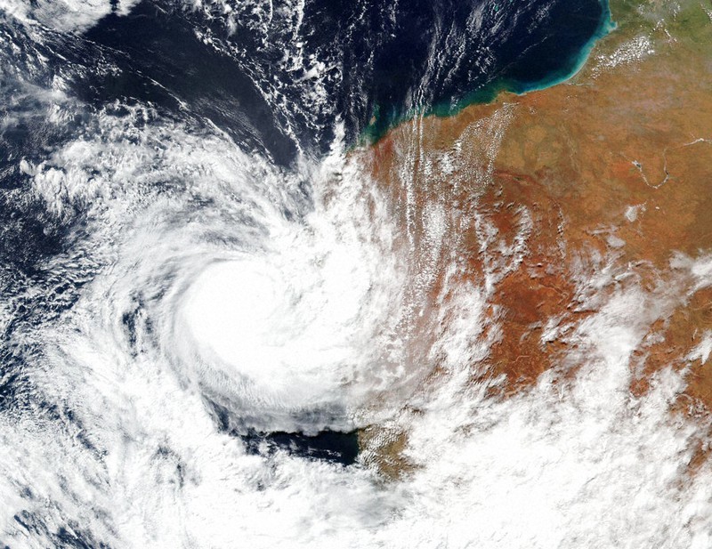 Cyclone damages Australian towns and cuts power to 31,500 - The Mainichi