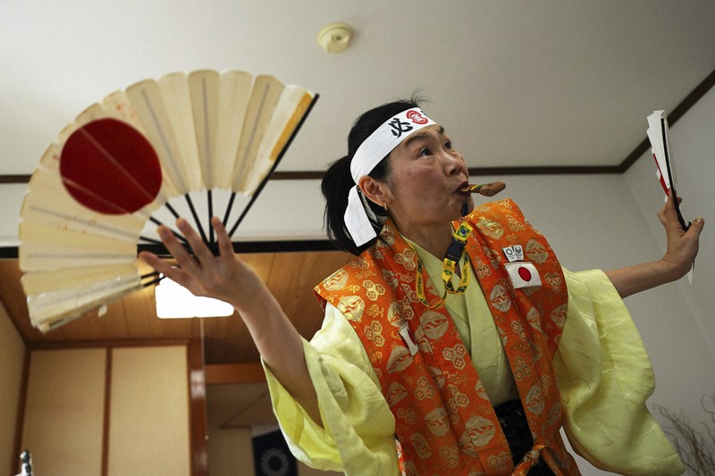 'Super Fan' prepares for Tokyo Olympics without foreign fans - The Mainichi
