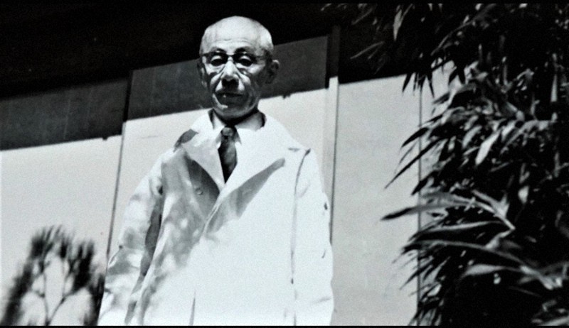 Grandchild of doctor who toiled in Hiroshima after A-bomb looks into ...