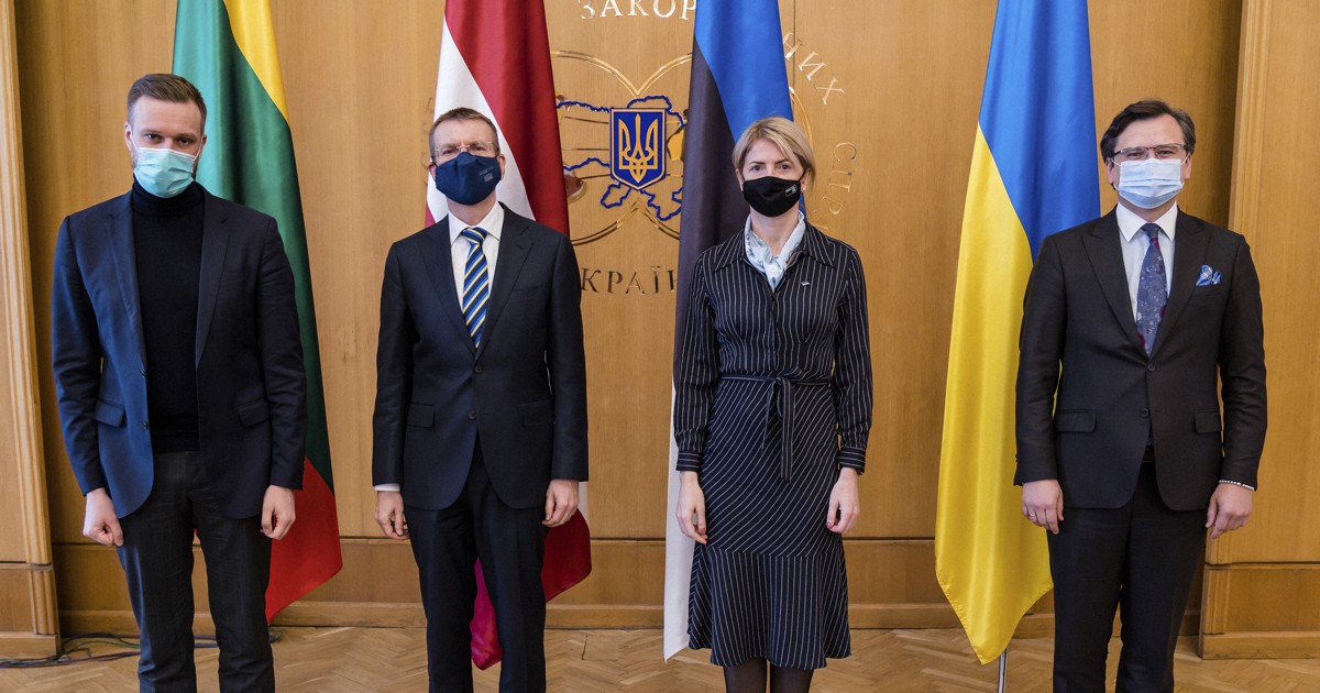 Ukraine seeks stronger Western backing amid Russian buildup - The Mainichi
