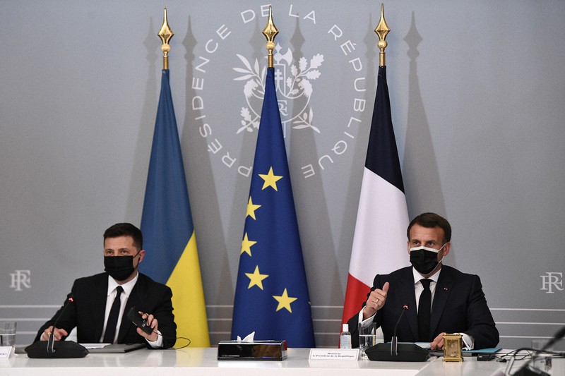 Macron says nations must 'define red lines' with Russia - The Mainichi