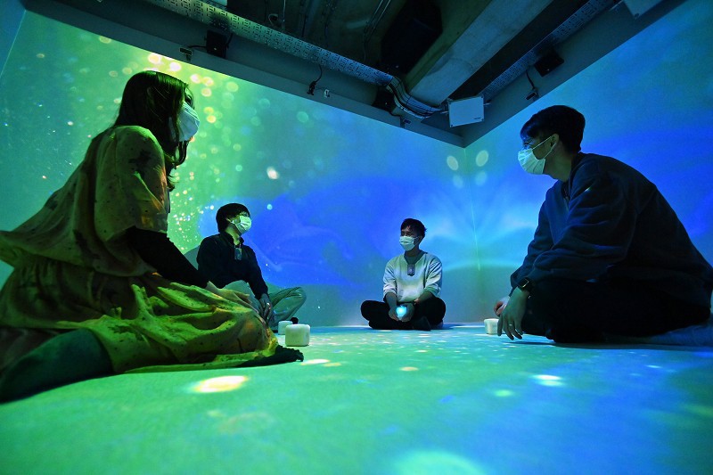 In Photos: Next-gen Tokyo conference room's lights, sensor help foster ...