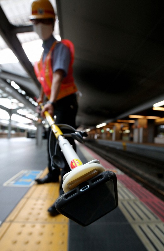 In Photos: JR West creates versatile grabbing arm to quickly retrieve ...