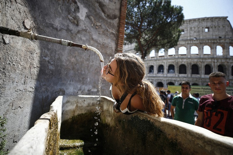 Heat wave edges higher in southern Europe, fuels wildfires - The Mainichi