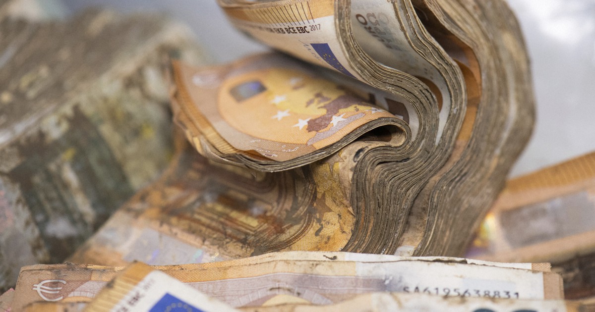 German central bank inundated with money damaged in floods - The Mainichi