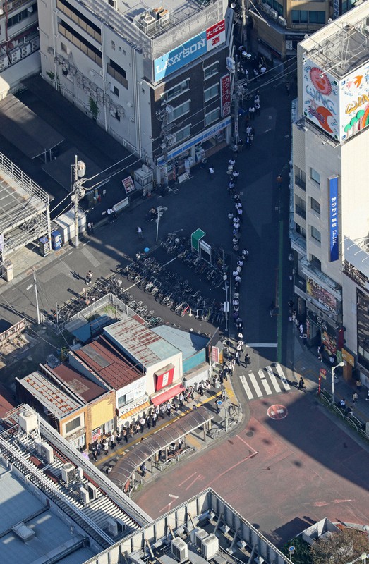 In Photos: Tokyo area hit by major transport delays day after strong ...