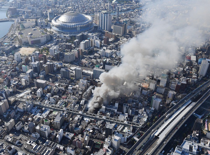 In Photos: Fire engulfs downtown Osaka shopping street - The Mainichi