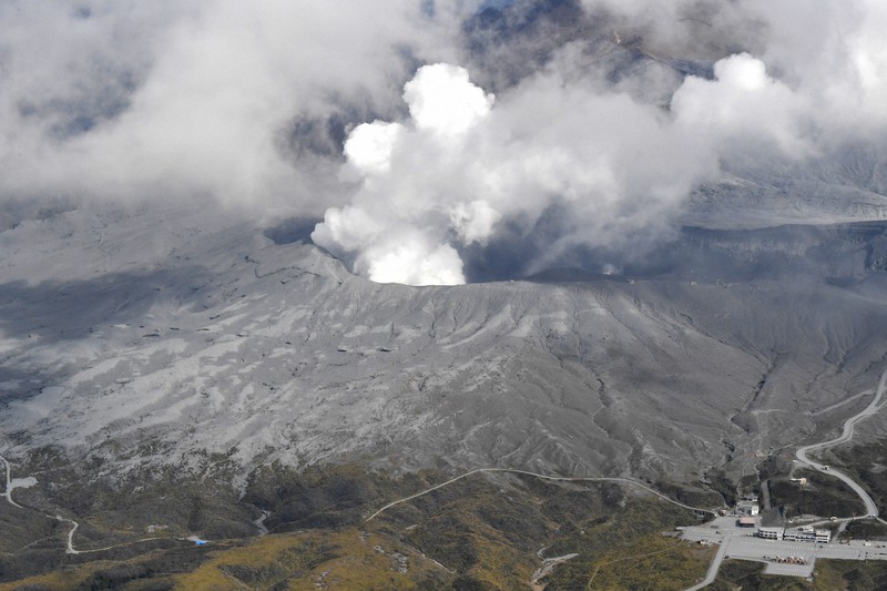熊本・阿蘇山が噴火 気象庁 [写真特集1 19] 毎日新聞