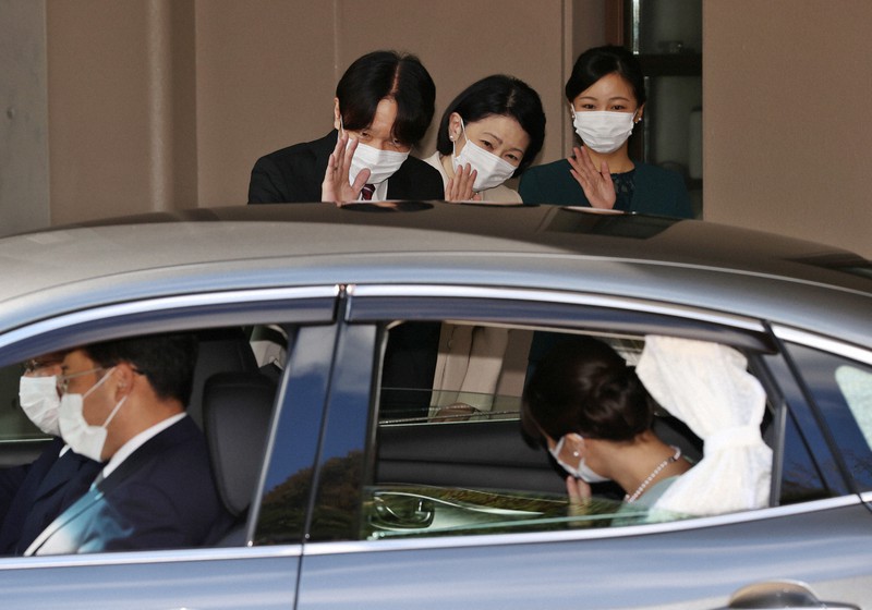 In Photos: The marriage of former Princess Mako and Kei Komuro - The ...