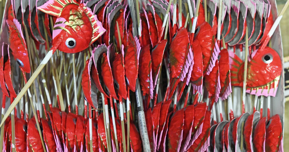 In Photos: Tokyo shop's traditional 'kumade' charms rake in fortune and ...