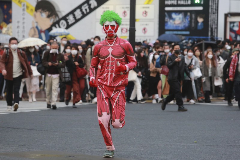 In Photos: Crowds enjoy Halloween on Tokyo streets in bright and scary ...