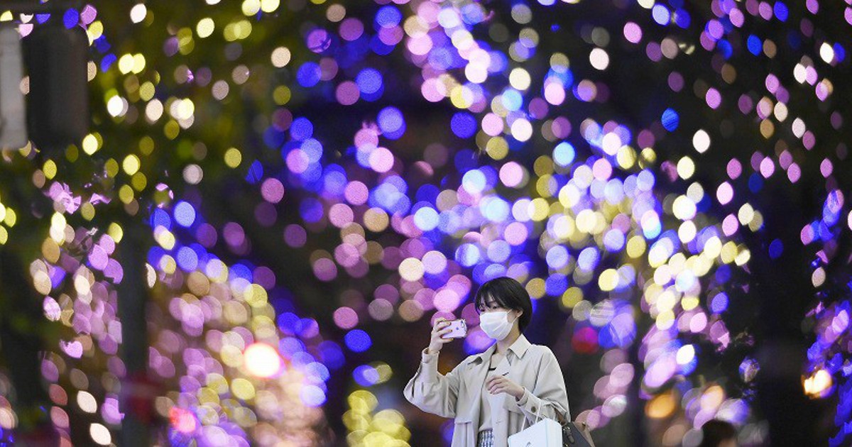 In Photos: Osaka's Midosuji Avenue lures visitors with 1.3 million ...