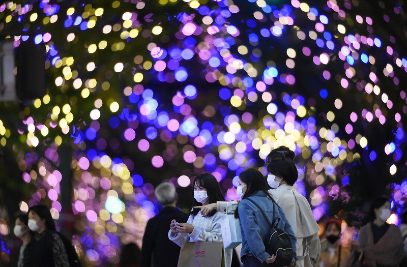 In Photos: Osaka's Midosuji Avenue lures visitors with 1.3 million ...
