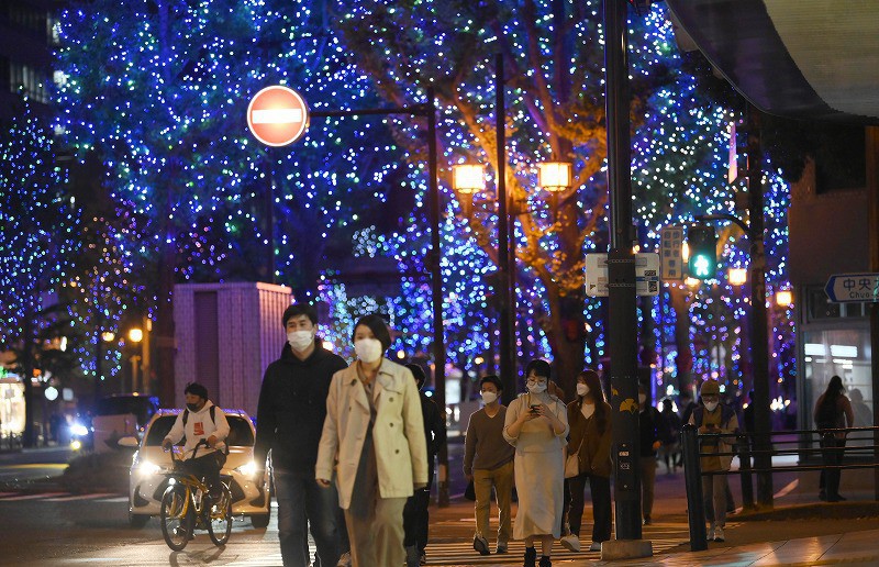 In Photos: Osaka's Midosuji Avenue lures visitors with 1.3 million ...