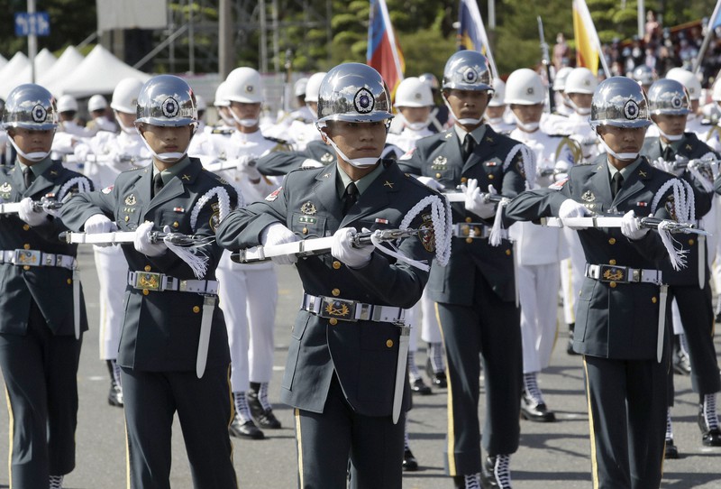 Taiwan says China seeking to degrade its military and morale - The Mainichi