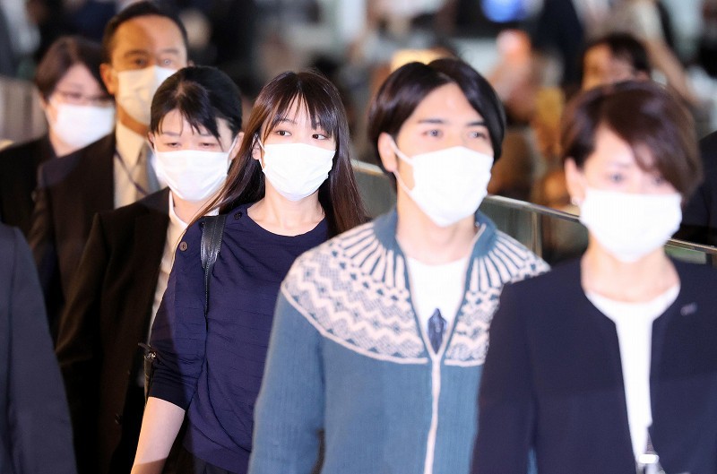 In Photos: Former Princess Mako, Kei Komuro leave Japan to start new ...