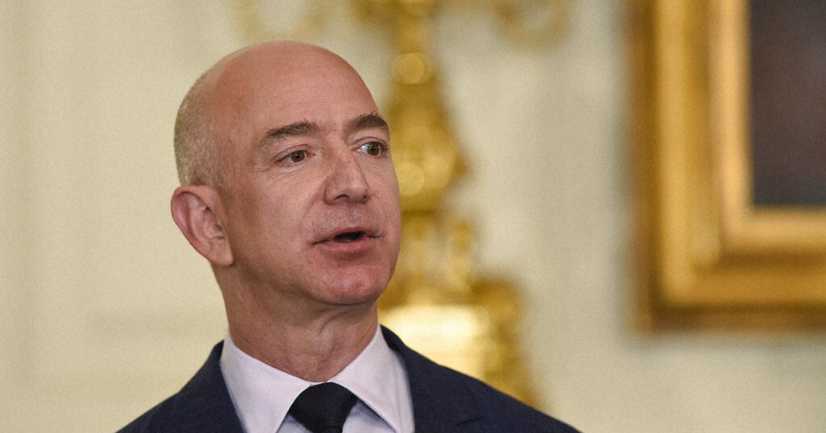 Bezos makes gifts to Obama foundation and NYU medical center - The Mainichi