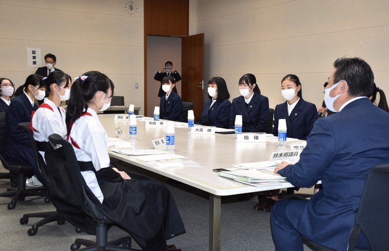 East Japan prefectural assembly holds Sunday session to let citizens ...