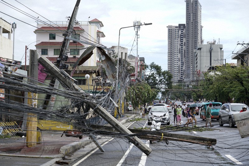 Typhoon leaves 31 dead, many homes roofless in Philippines - The Mainichi