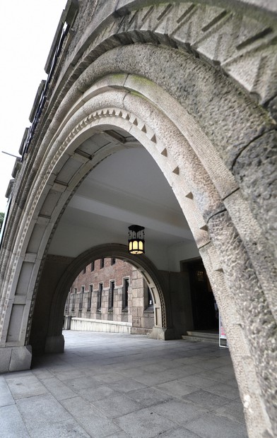 Retro Japan: Ex-military headquarters at Osaka Castle open as ...