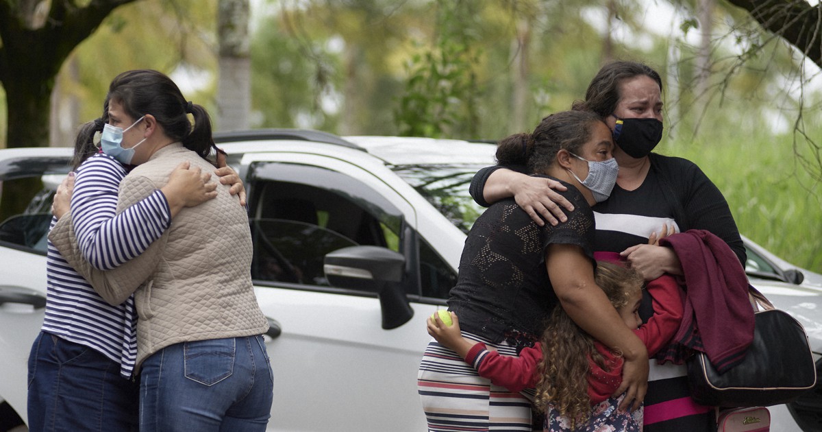 Death toll in rockfall on Brazilian lake rises to 10 - The Mainichi