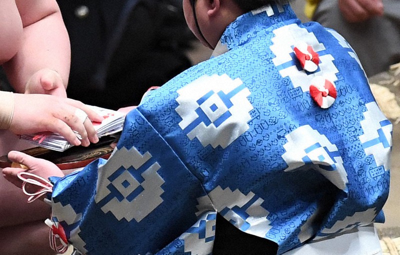 Gyoji at the start of the day : r/Sumo