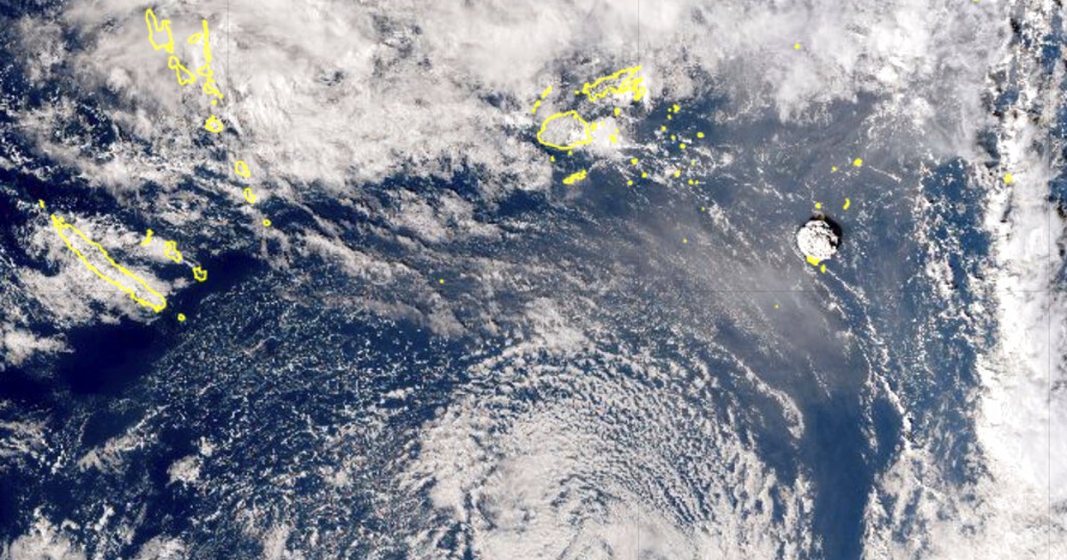In Photos: Volcano erupts near Tonga - The Mainichi