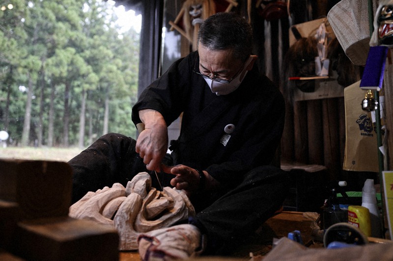 In Photos: Akita Pref. craftsman carves life into traditional demon ...