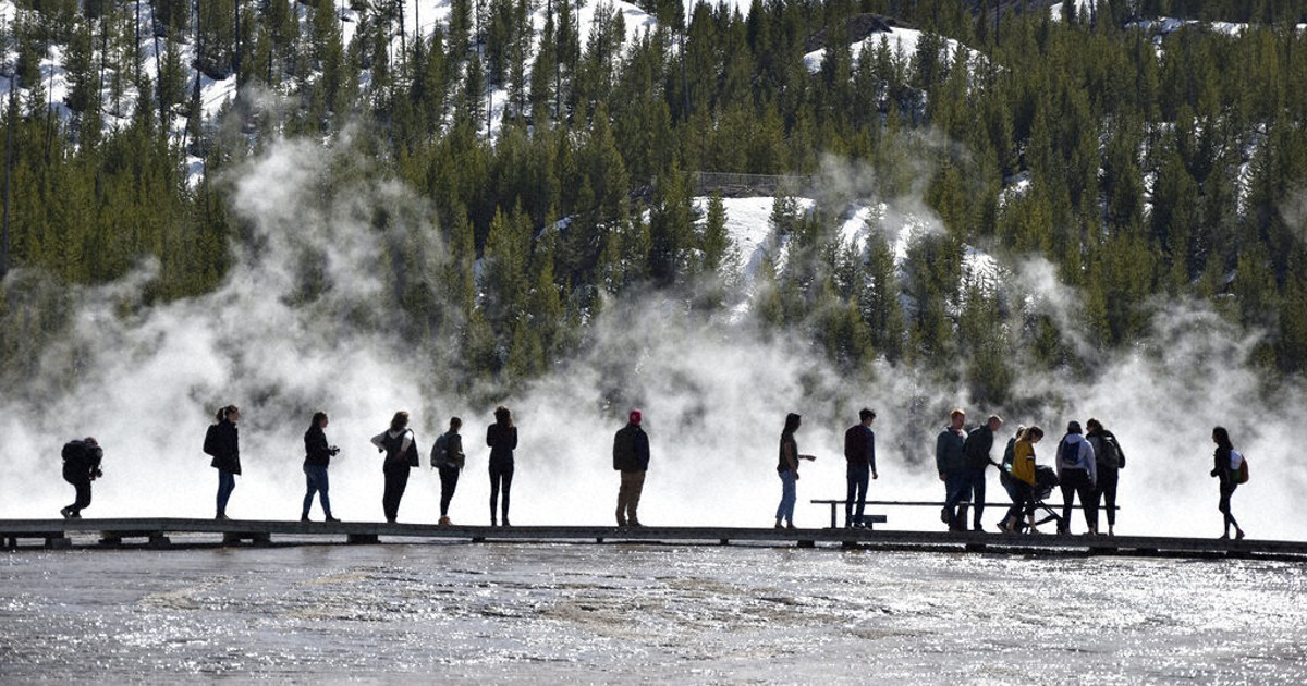 Yellowstone visits hit record high in 2021, straining staff - The Mainichi