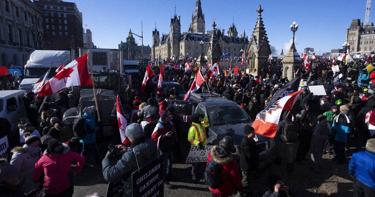 Thousands in Ottawa protest COVID mandates, many rebuked - The Mainichi