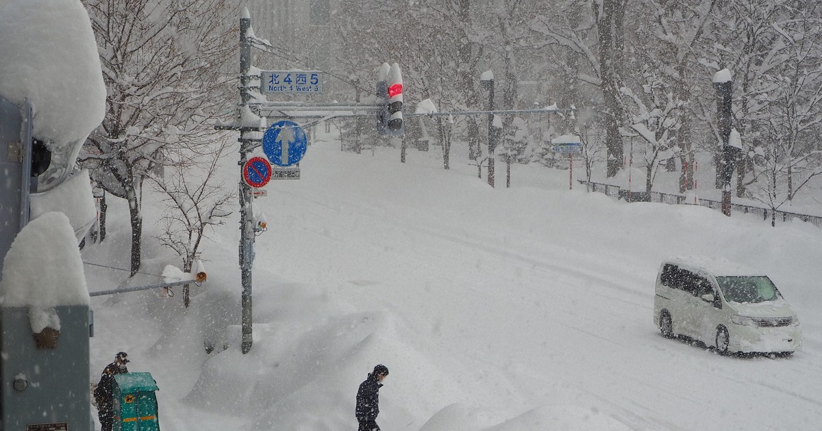 Sapporo sees record 60 cm of snow in 24 hours; trains brought to halt ...