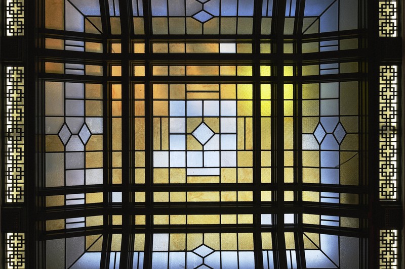Retro Japan: Sun's colored rays seep through skylight to brighten ...