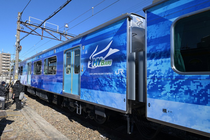 In Photos: Japan's 1st test train powered by fuel cell, rechargeable ...