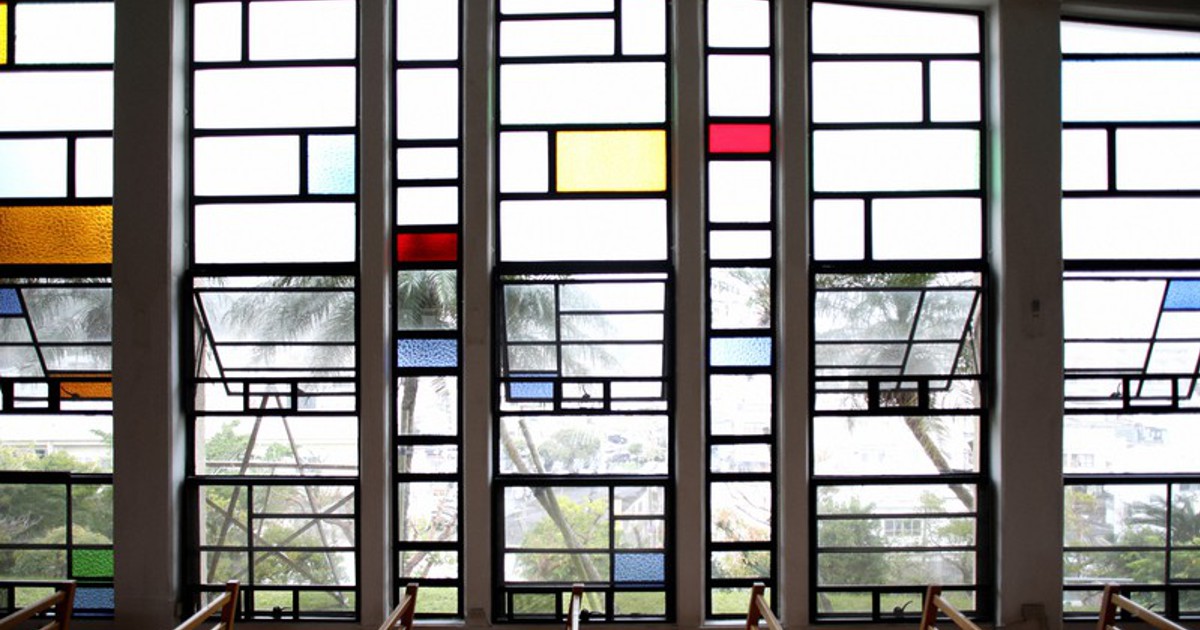 Retro Japan in Photos: 1958 Okinawa Catholic church studded with subtle ...