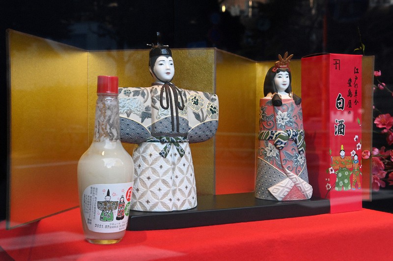 In Photos: Tokyo's oldest sake shop tastes sweet success with drink ...