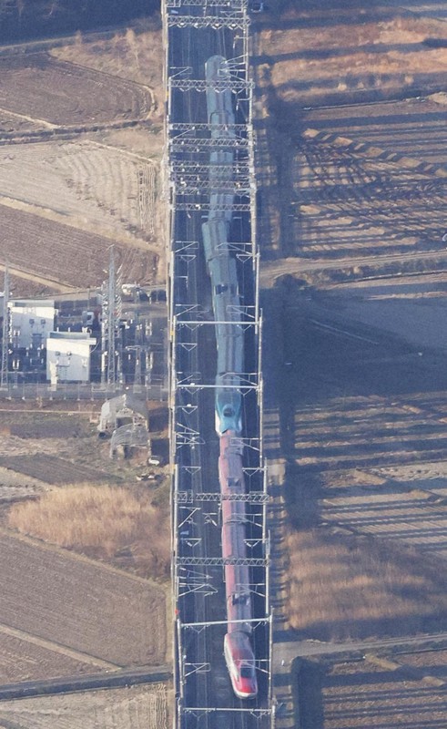 In Photos: Bullet train derails, traffic disrupted after strong quake ...